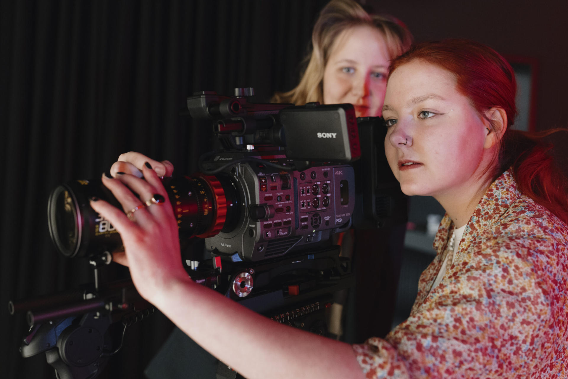 Film School vs. Self-Taught Filmmakers: Pros and Cons